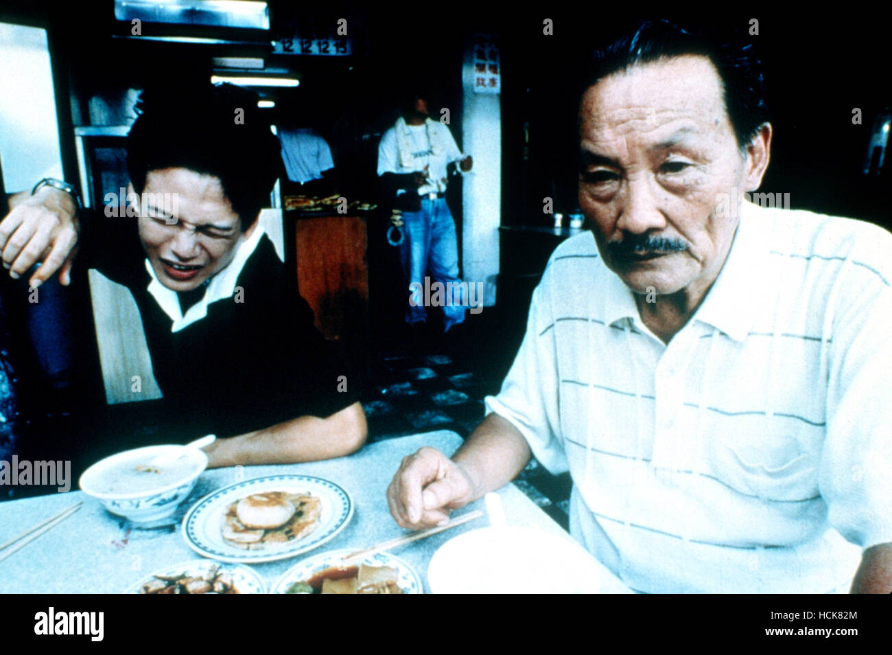 THE RIVER, (aka HE LIU, aka HE LIOU), from left: LEE Kang-sheng, MIAO ...