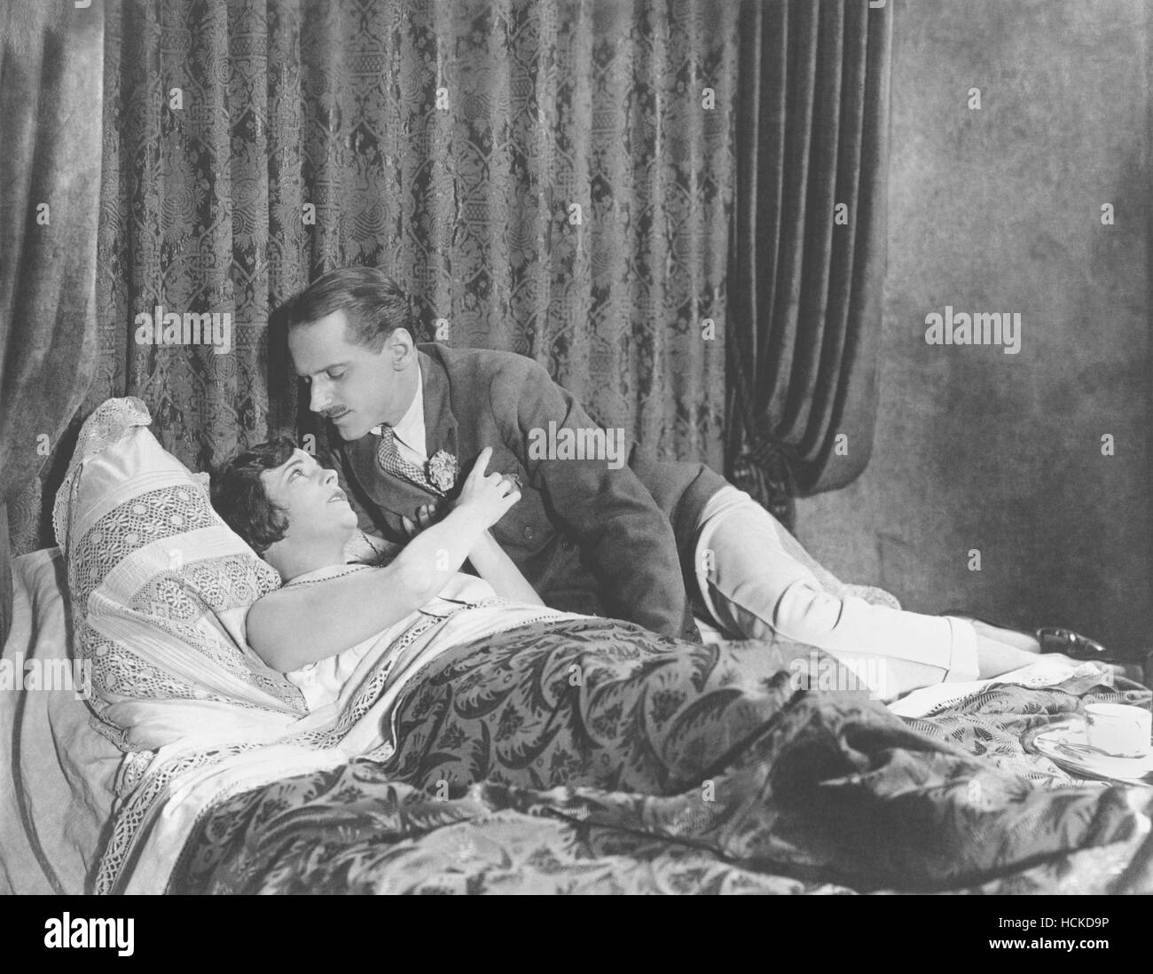 THE PLEASURE GARDEN, from left: Virginia Valli, Miles Mander, 1925 ...