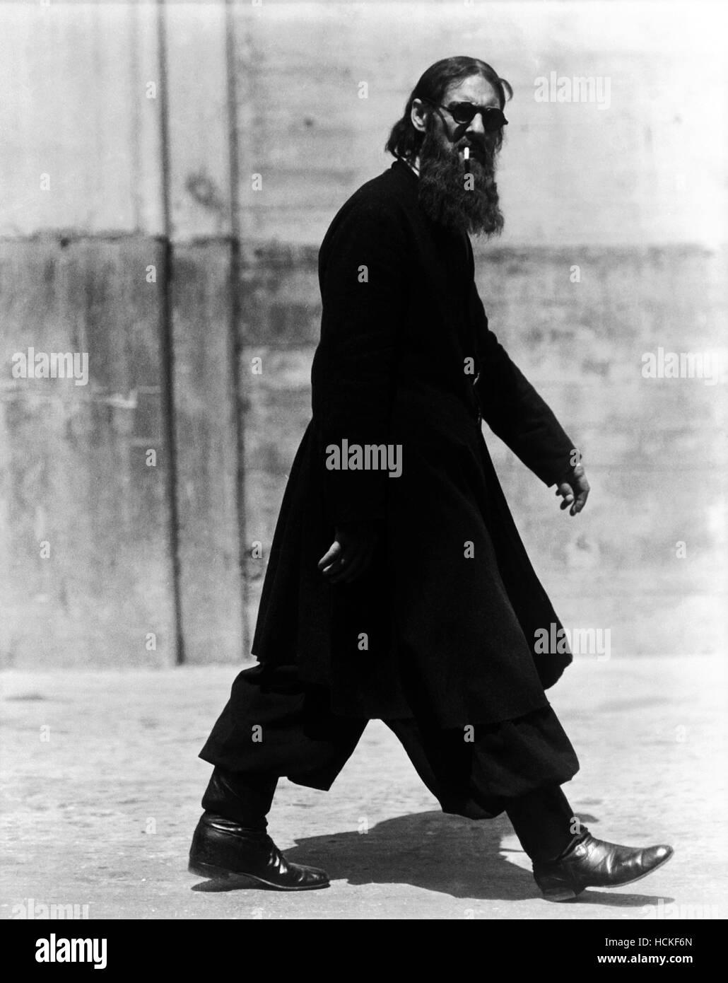 RASPUTIN AND THE EMPRESS, Lionel Barrymore in costume as Rasputin on ...