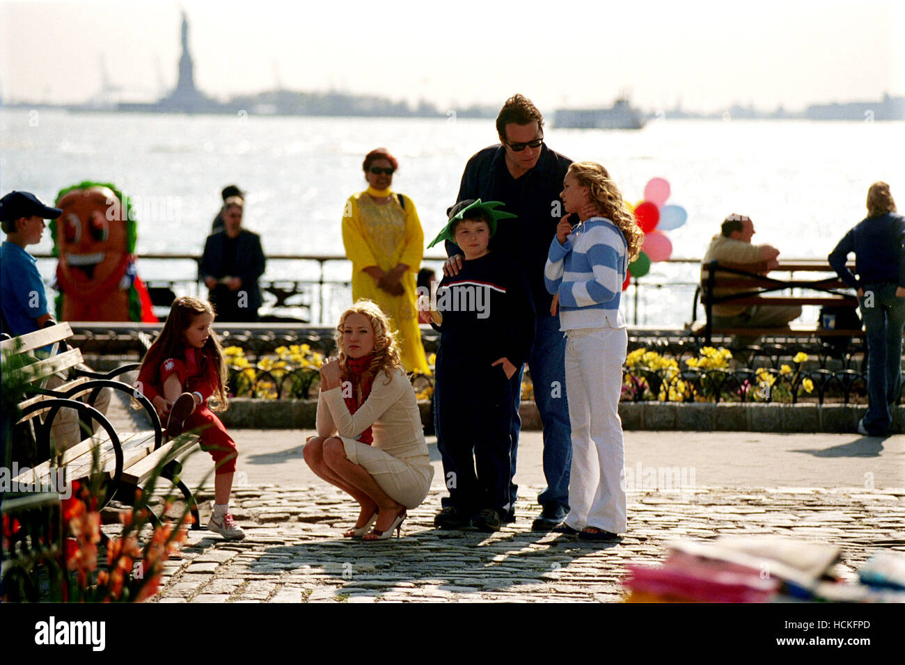 RAISING HELEN, Abigail Breslin, Kate Hudson, Spencer Breslin, John ...