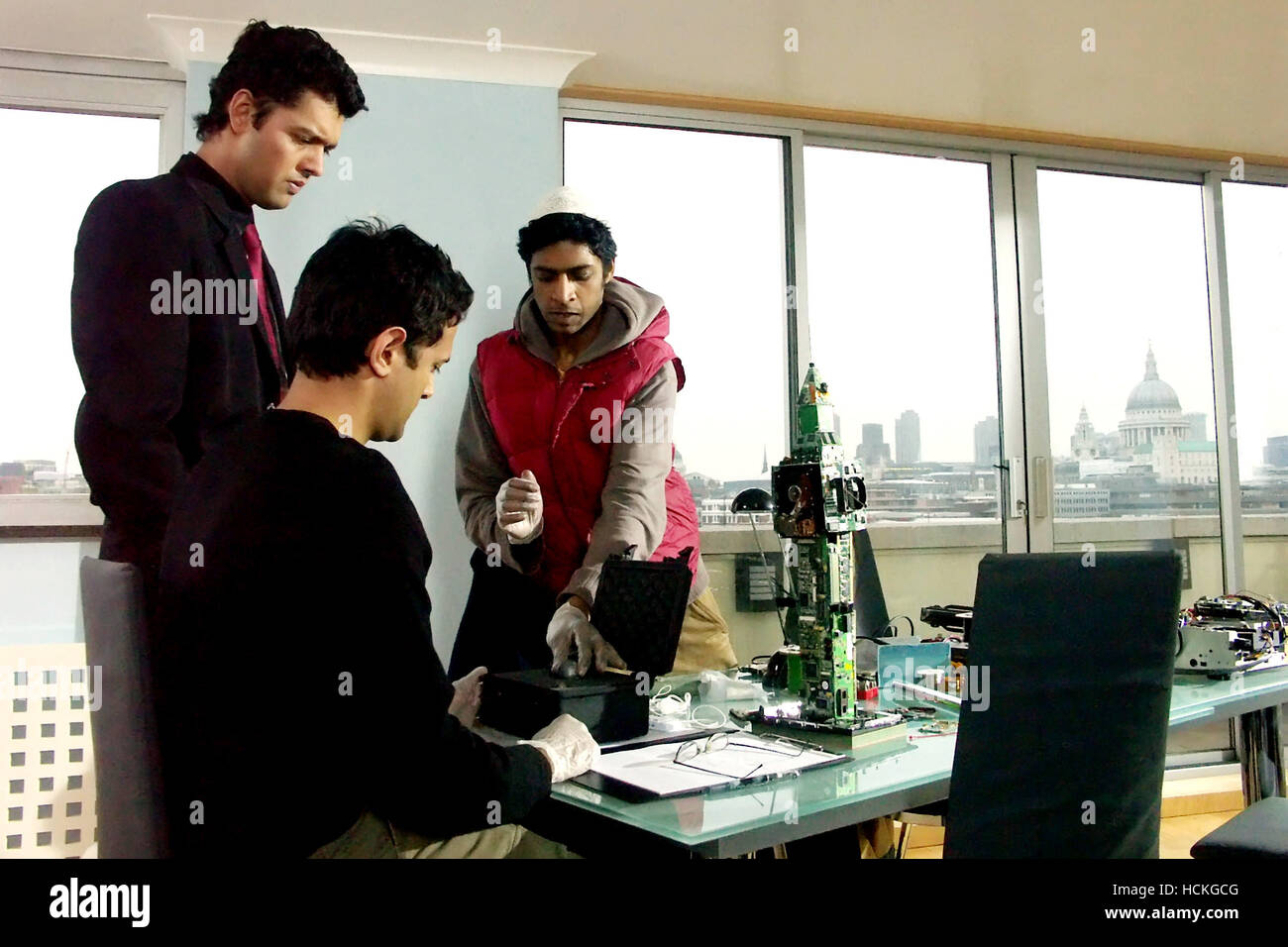 RED MERCURY, Shiv Grewal, Navin Chowdhry, San Shella, 2005 Stock Photo ...