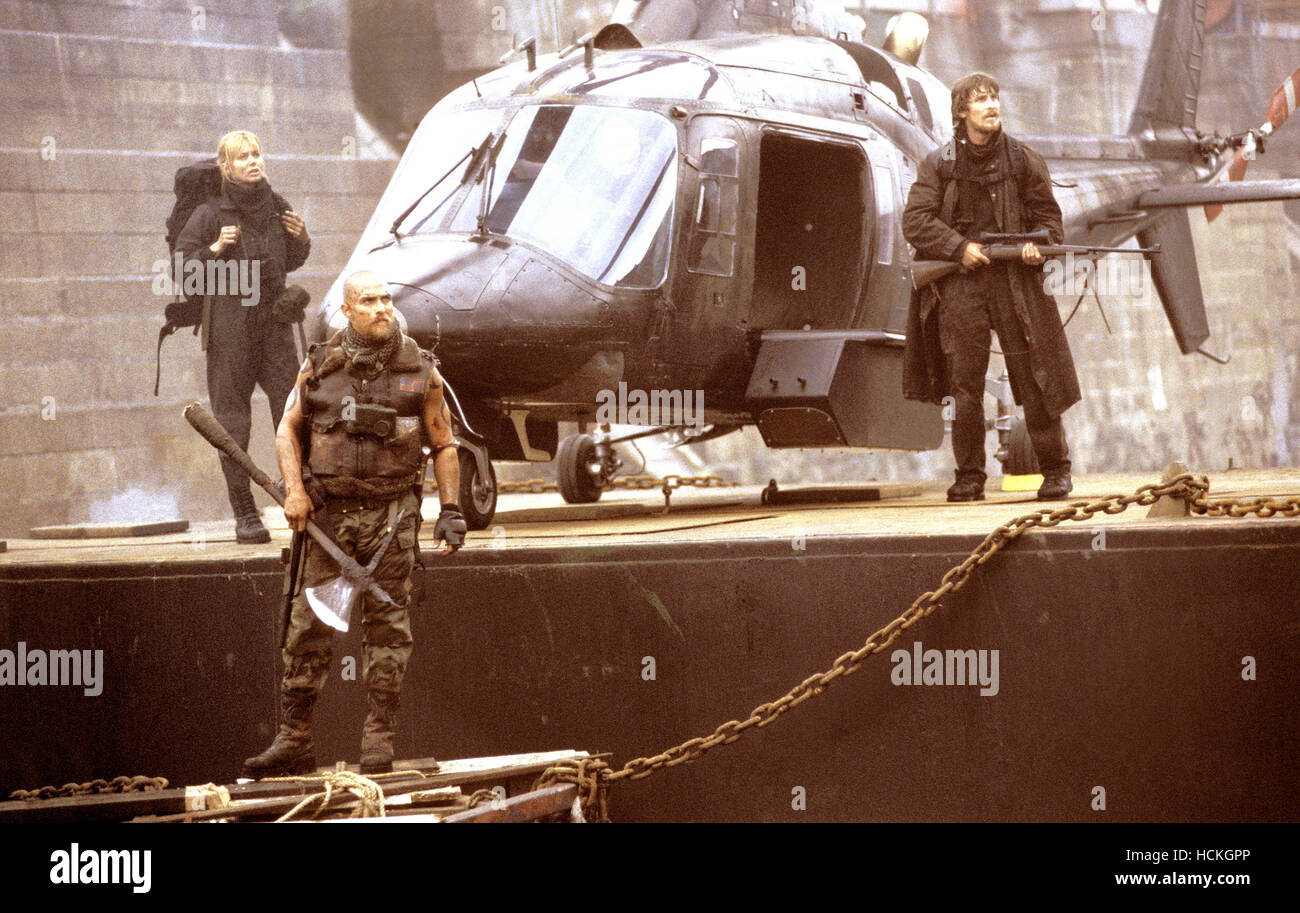 REIGN OF FIRE, Izabella Scorupco, Matthew McConaughey, Christian Bale ...