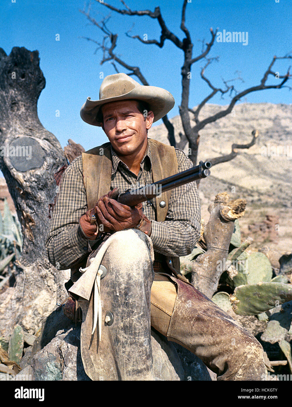 RETURN OF THE SEVEN, Warren Oates, 1966 Stock Photo - Alamy
