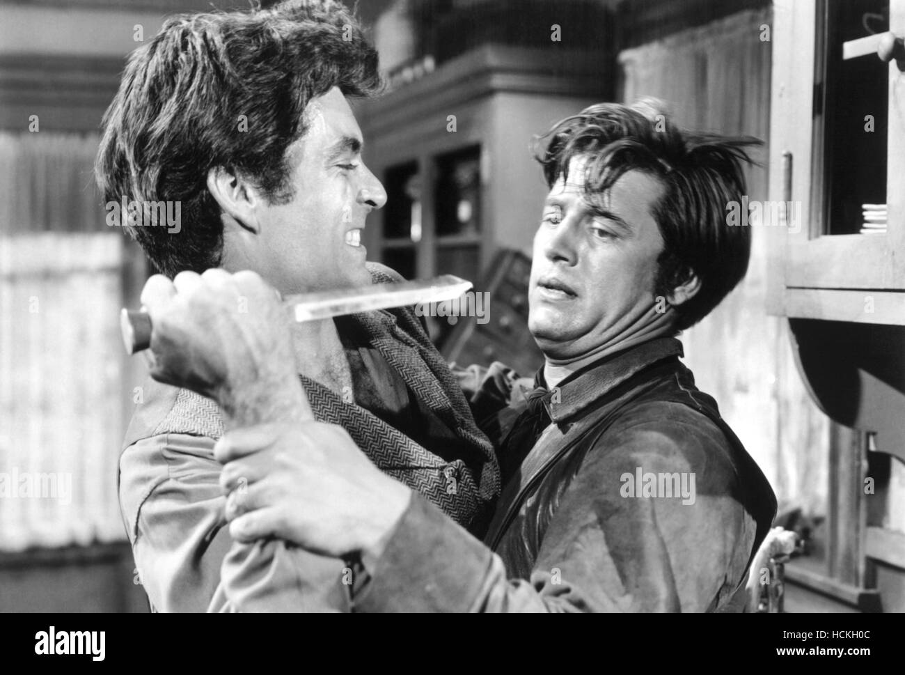 RETURN OF THE FRONTIERSMAN, from left: Rory Calhoun, Gordon MacRae ...