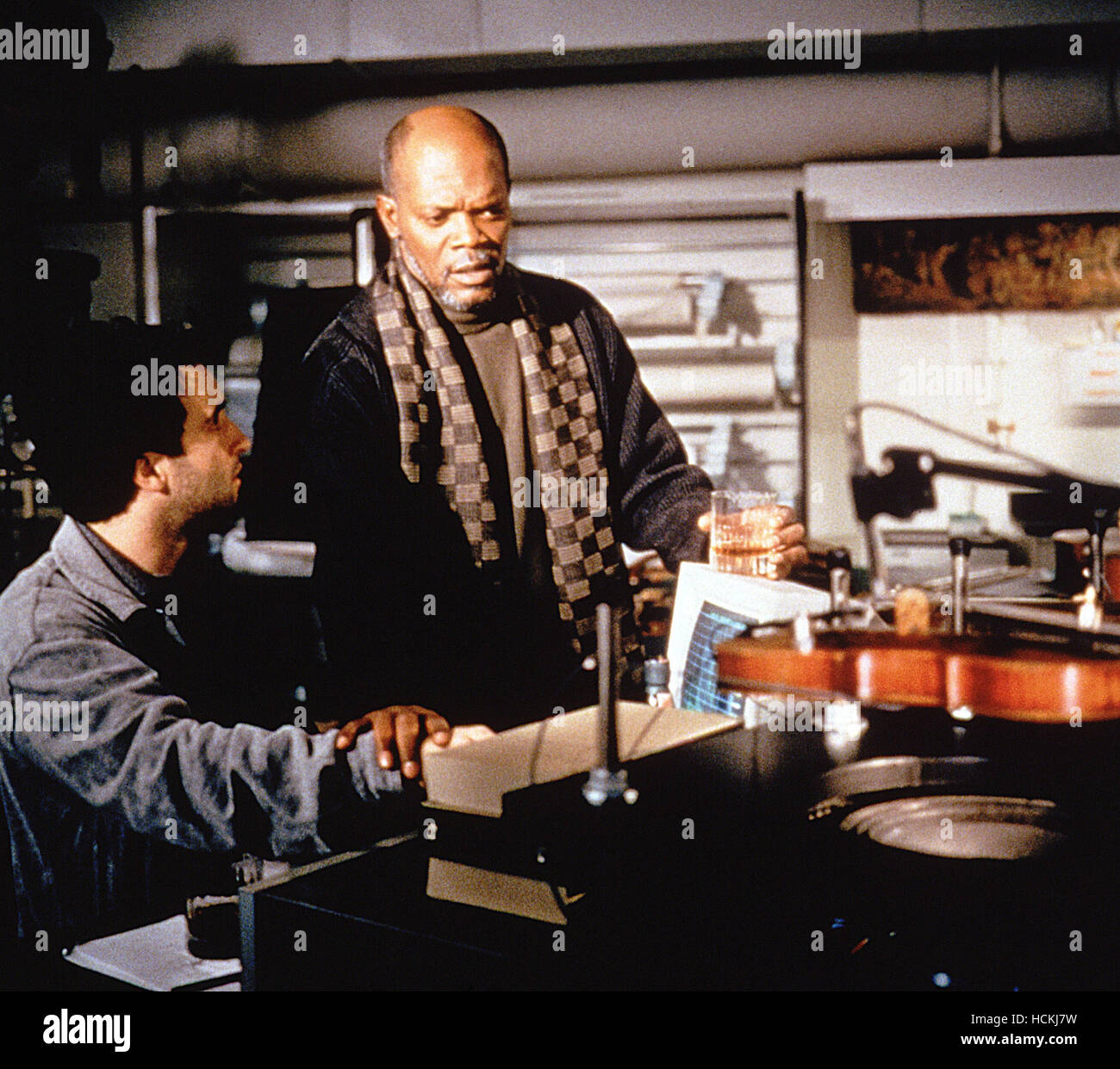 RED VIOLIN, Don McKellar, Samuel L. Jackson, 1999 Stock Photo - Alamy
