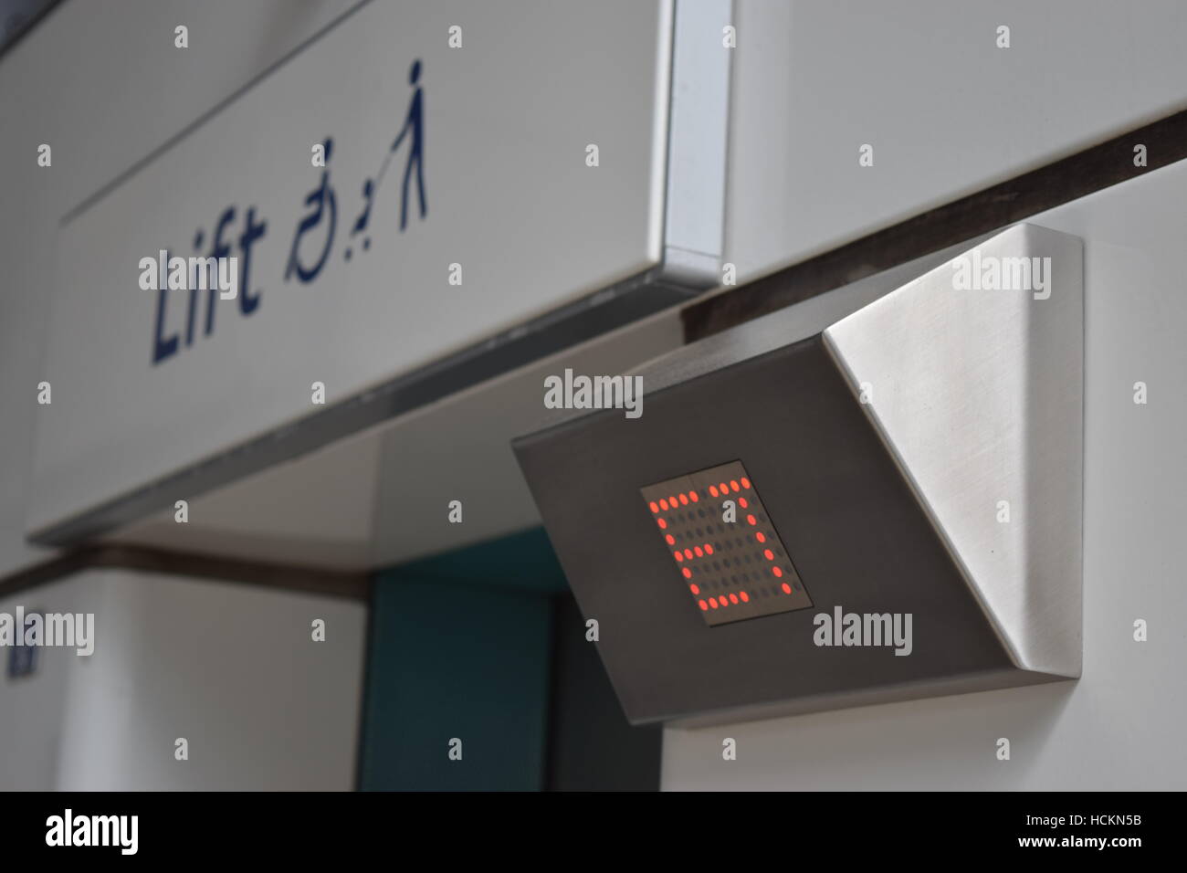 Elevator Sign High Resolution Stock Photography and Images - Alamy