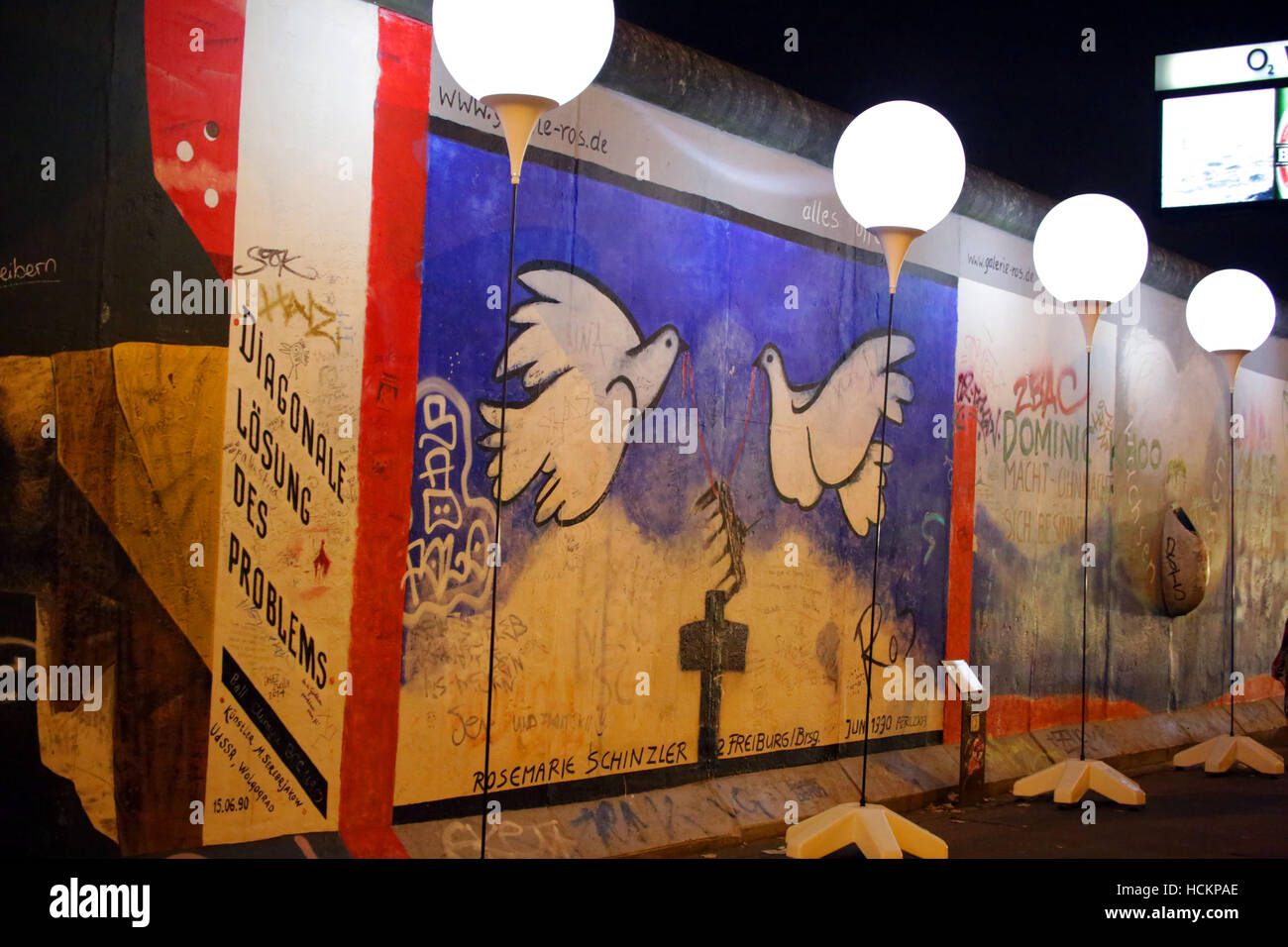 Symbolic balloon wall during the 25th anniversary of the fall of the ...