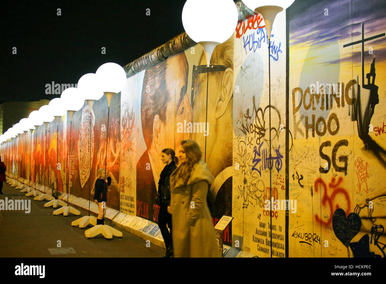 Symbolic balloon wall during the 25th anniversary of the fall of the ...