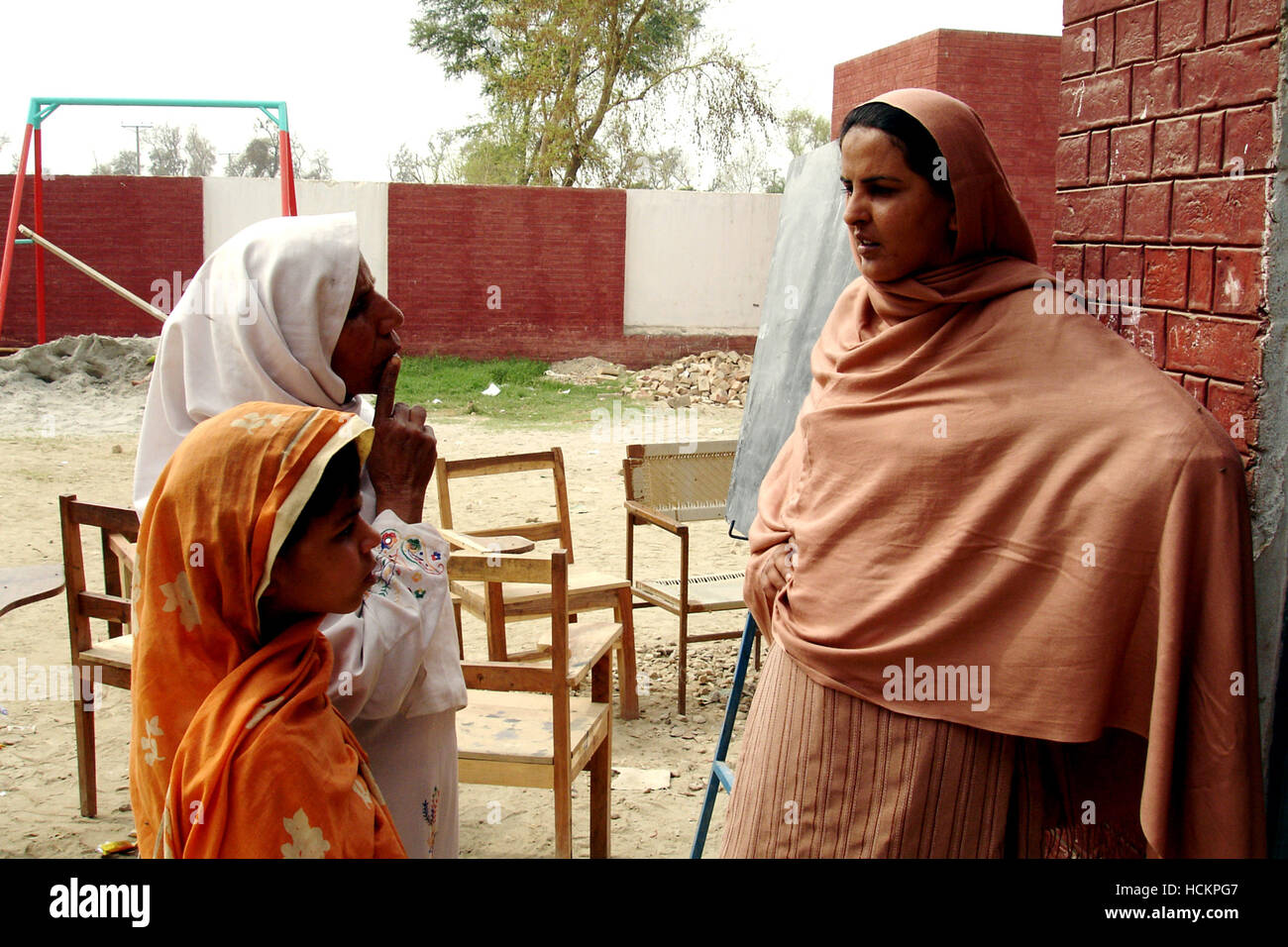 SHAME, Mukhtaran Mai (right), 2006 Stock Photo - Alamy