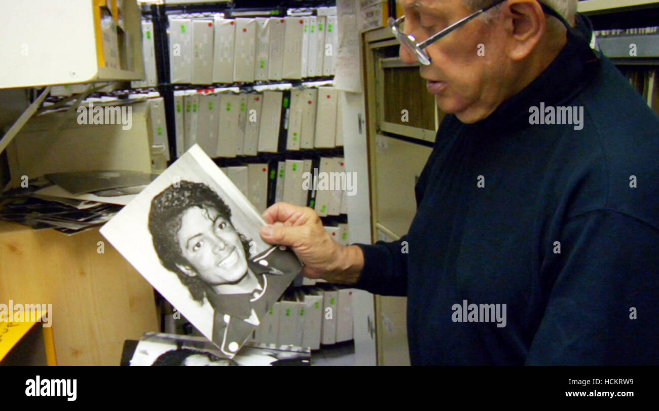 SMASH HIS CAMERA, photographer Ron Galella, 2010. ©Magnolia/Courtesy ...