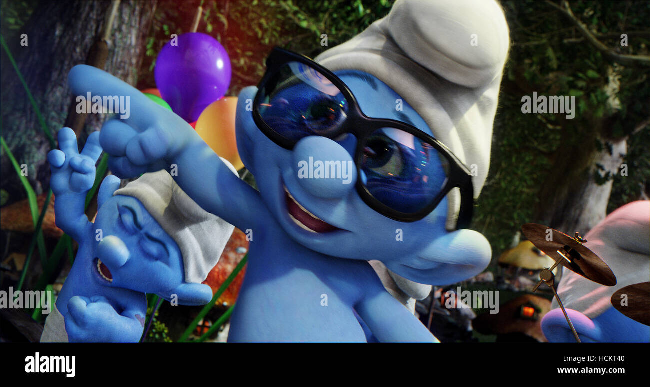 THE SMURFS 2, foreground: Smooth Smurf (voice: Shaquille O'Neal), 2013 ...