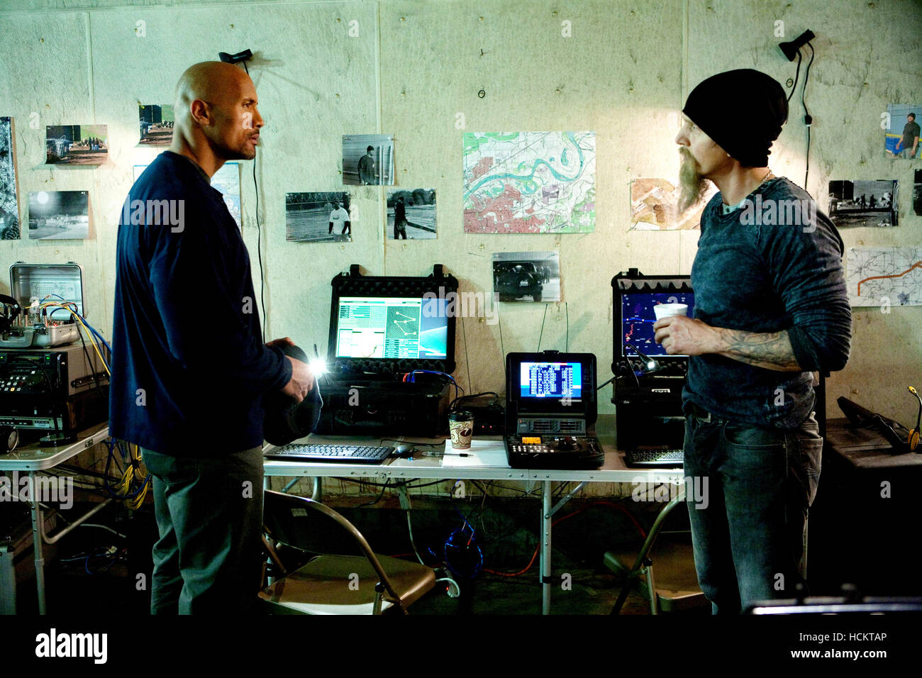 SNITCH, from left: Dwayne Johnson, Barry Pepper, 2013. ph: Steve Dietl ...