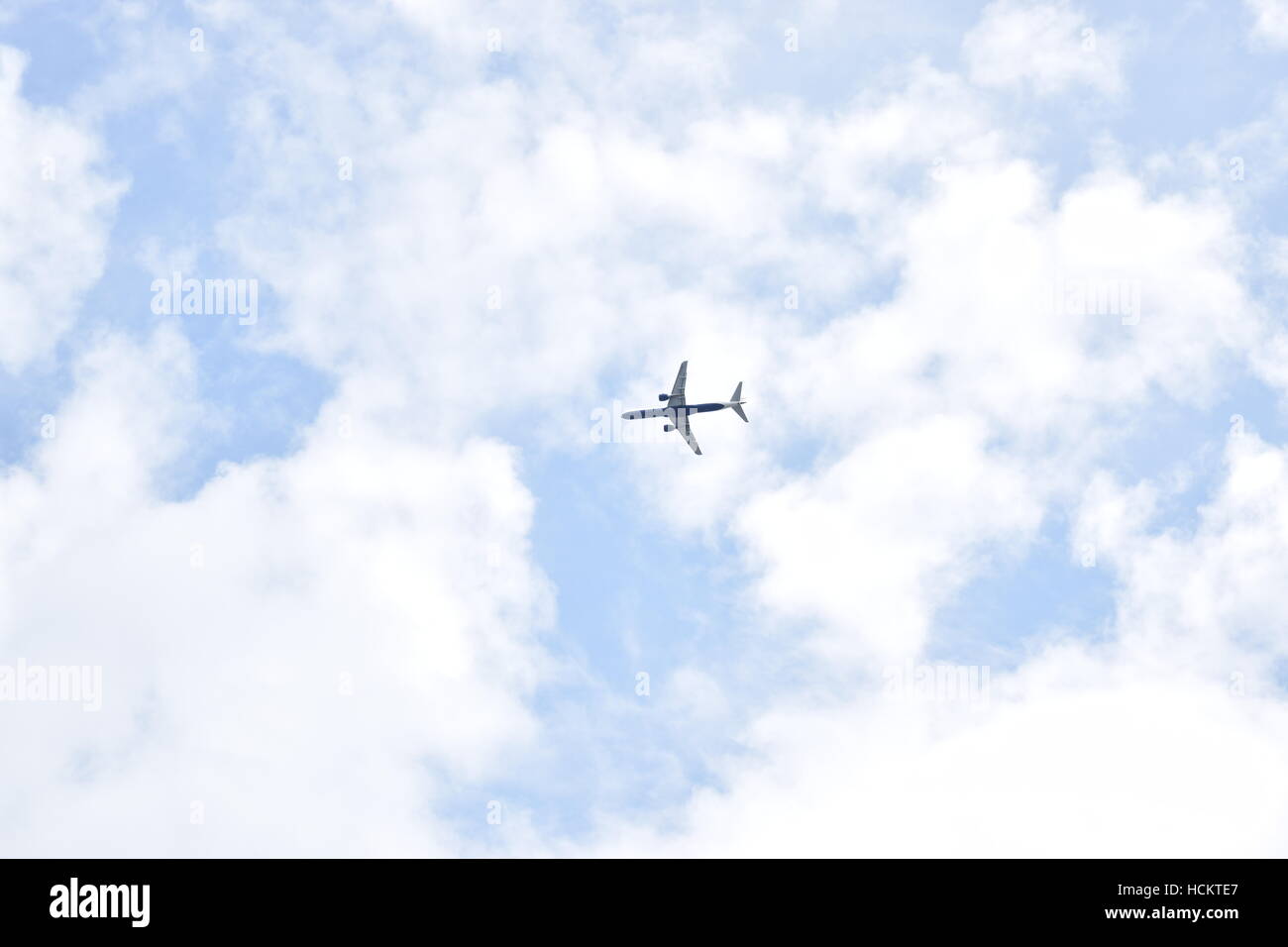Small plane in big sky hi-res stock photography and images - Alamy