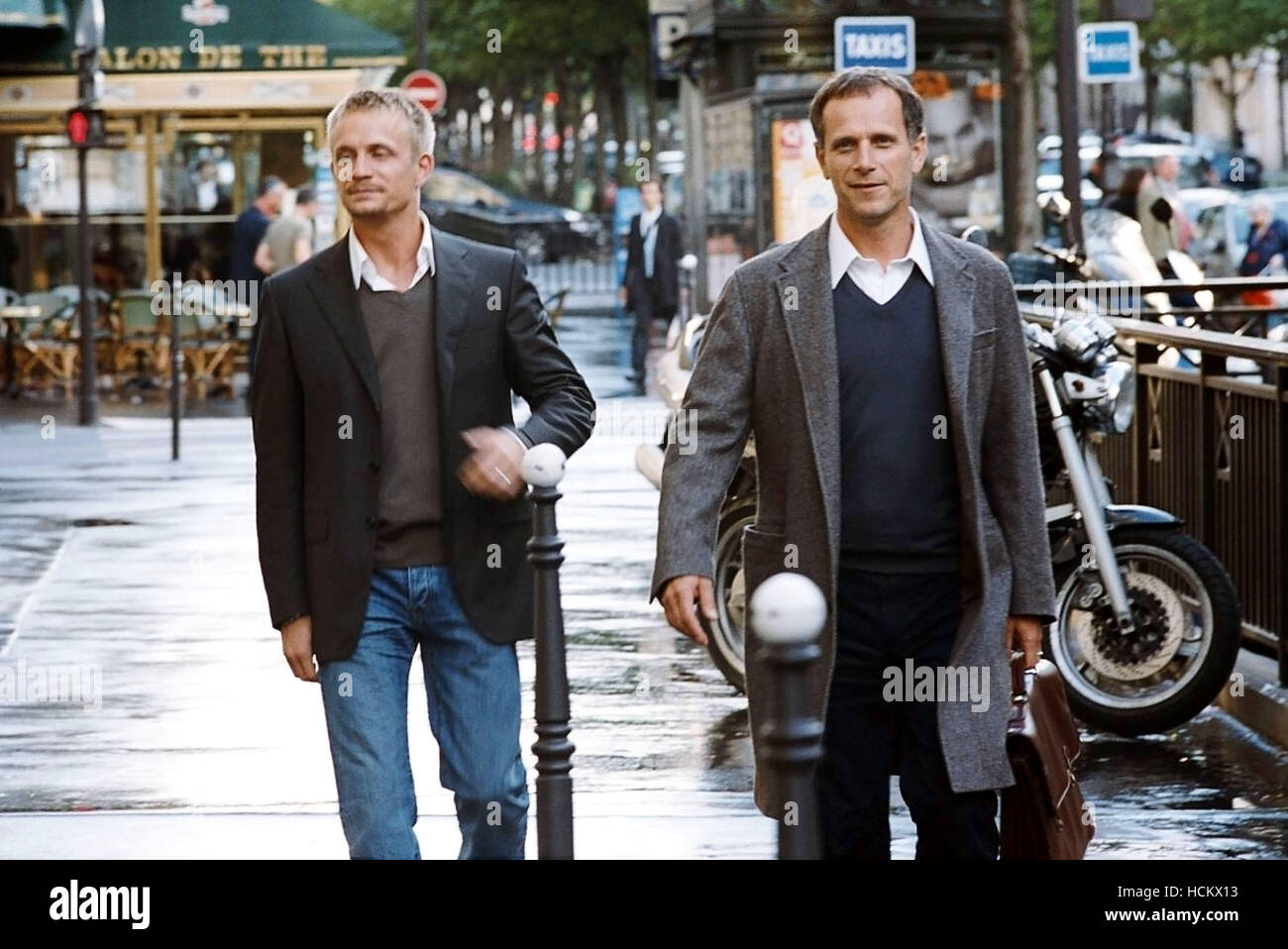 SUMMER HOURS, (aka L'HEURE D'ETE), from left: Jeremie Renier, Charles ...