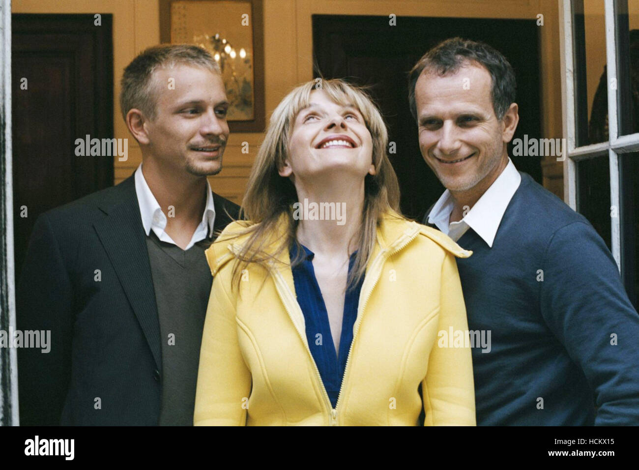 SUMMER HOURS, (aka L'HEURE D'ETE), from left: Jeremie Renier, Juliette ...