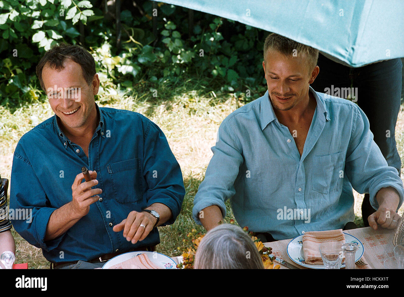 SUMMER HOURS, (aka L'HEURE D'ETE), from left: Charles Berling, Jeremie ...