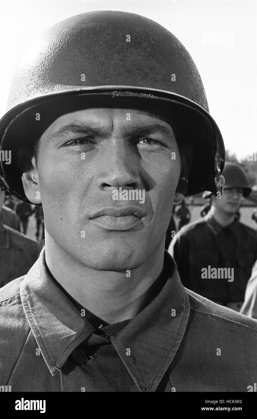 REFLECTIONS IN A GOLDEN EYE, Robert Forster, 1967 Stock Photo - Alamy