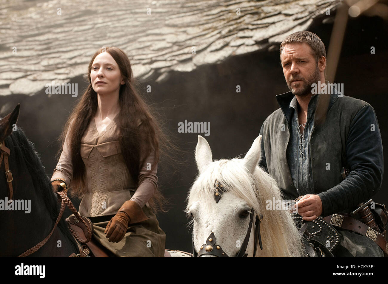ROBIN HOOD, from left: Cate Blanchett, Russell Crowe, 2010. ph: David ...