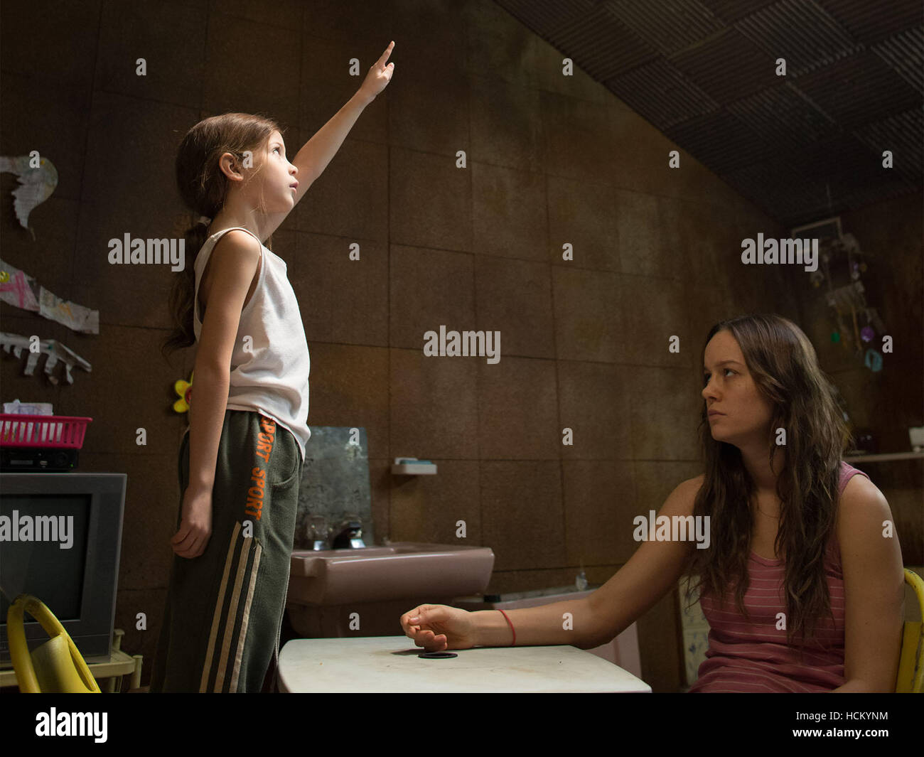 ROOM, l-r: Jacob Tremblay, Brie Larson, 2015. ph: George Kraychyk/©A24 ...
