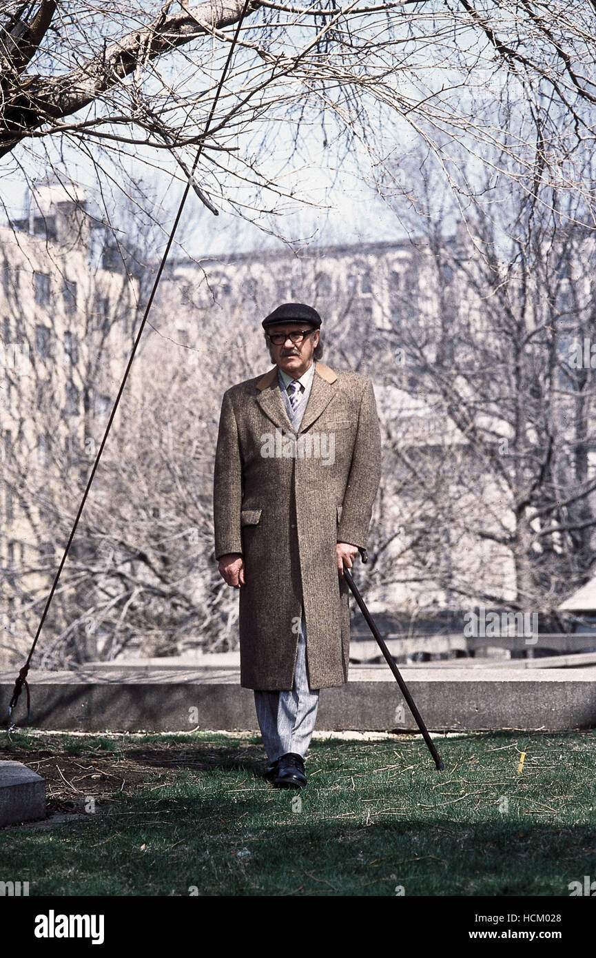 THE ROYAL TENENBAUMS, Gene Hackman, 2001. (c) Buena Vista Pictures ...