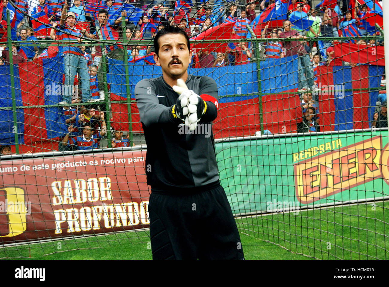 RUDO Y CURSI, Diego Luna, 2008. ©Sony Pictures/Courtesy Everett ...