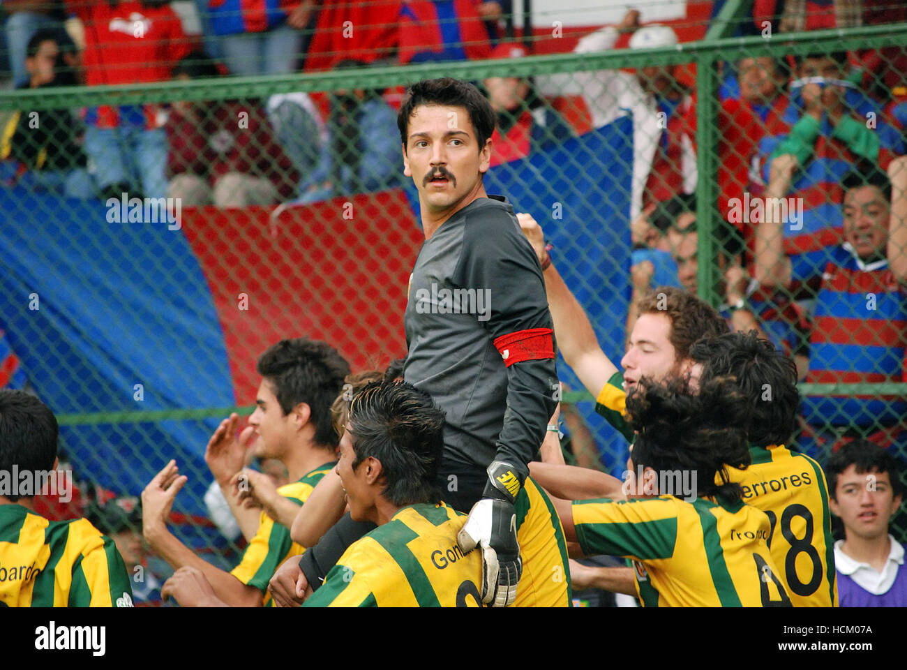 RUDO Y CURSI, Diego Luna, 2008. ©Sony Pictures/Courtesy Everett ...