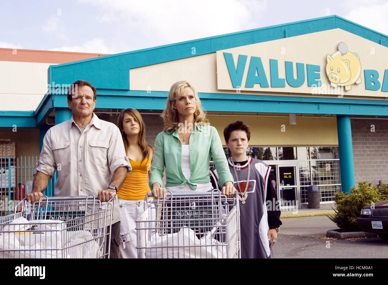 R.V., Robin Williams, Joanna 'Jojo" Levesque, Cheryl Hines, Josh ...