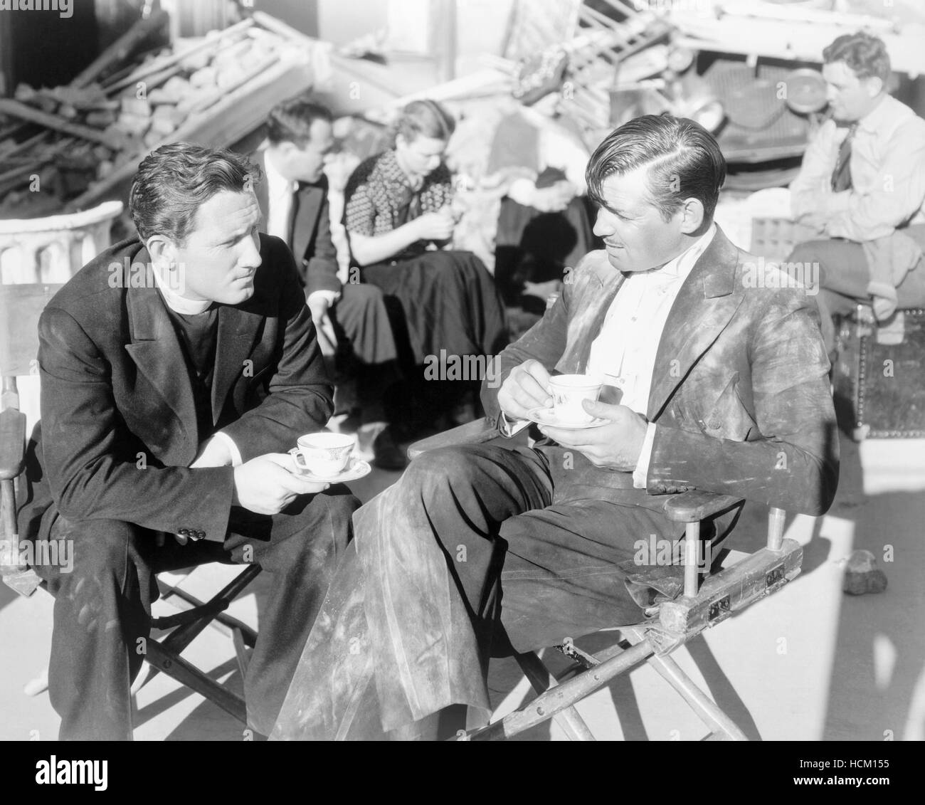 SAN FRANCISCO, Spencer Tracy, Clark Gable relaxing on set, 1936 Stock ...