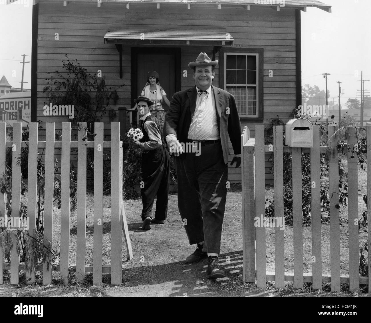 THE SCARECROW, front to back: Joe Roberts, Buster Keaton, Sybil Seely ...