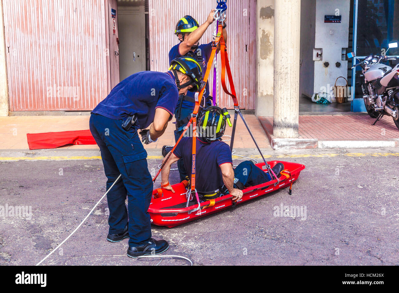 Firemen manoeuvre in fire hi-res stock photography and images - Alamy