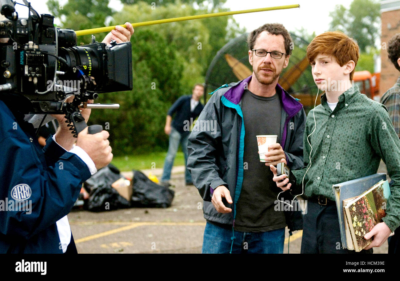 A SERIOUS MAN, from left: co-director Ethan Coen, Aaron Wolff, on set, 2009. ph: Wilson Webb ...