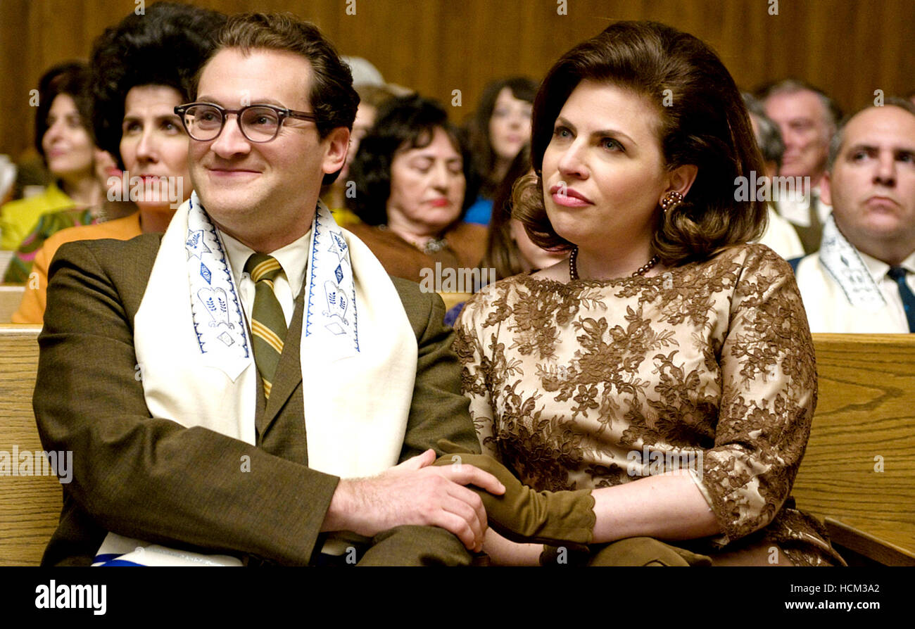 A SERIOUS MAN, from left: Michael Stuhlbarg, Sari Lennick, 2009. ph ...