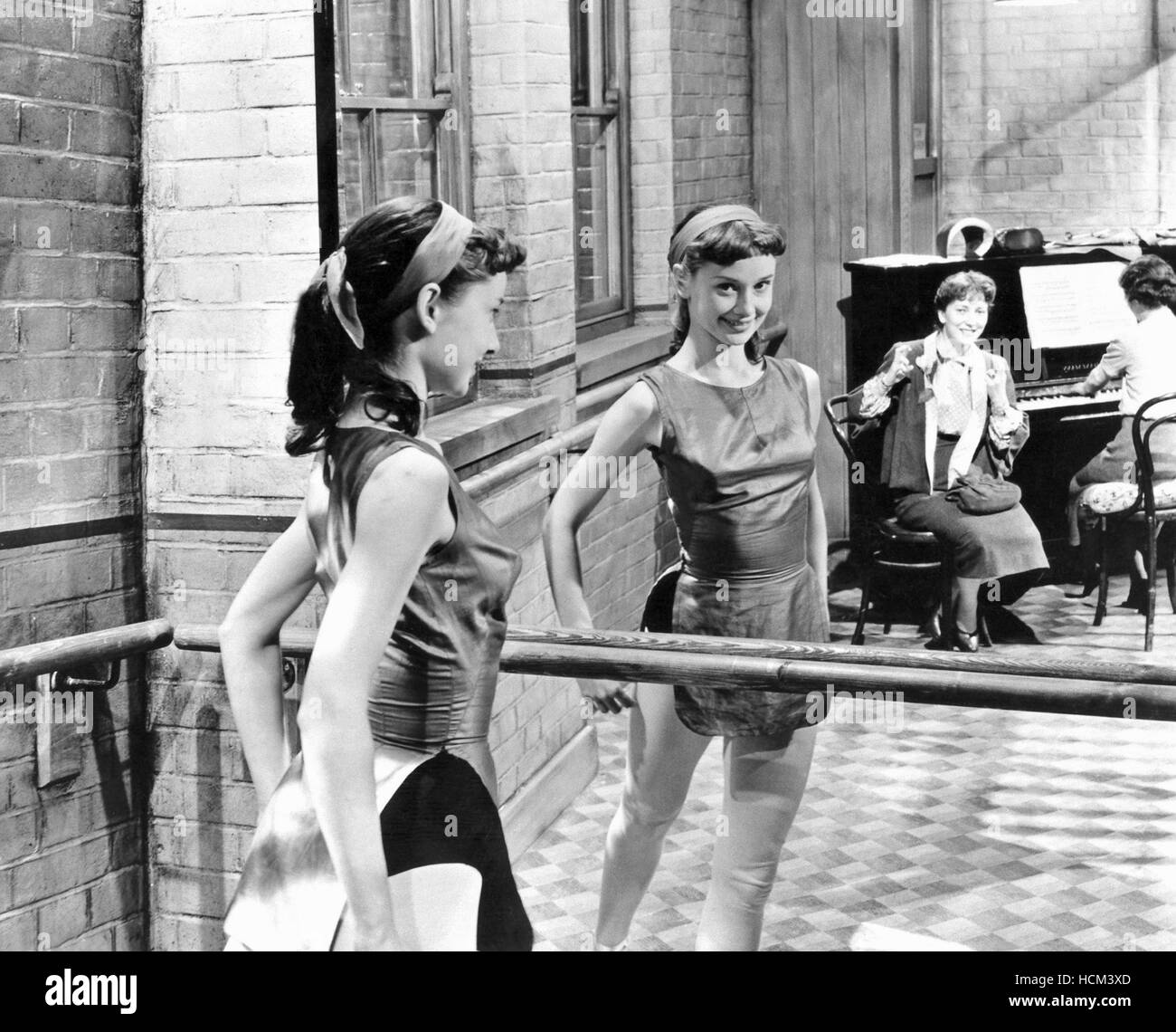 THE SECRET PEOPLE, Audrey Hepburn, 1952 Stock Photo - Alamy