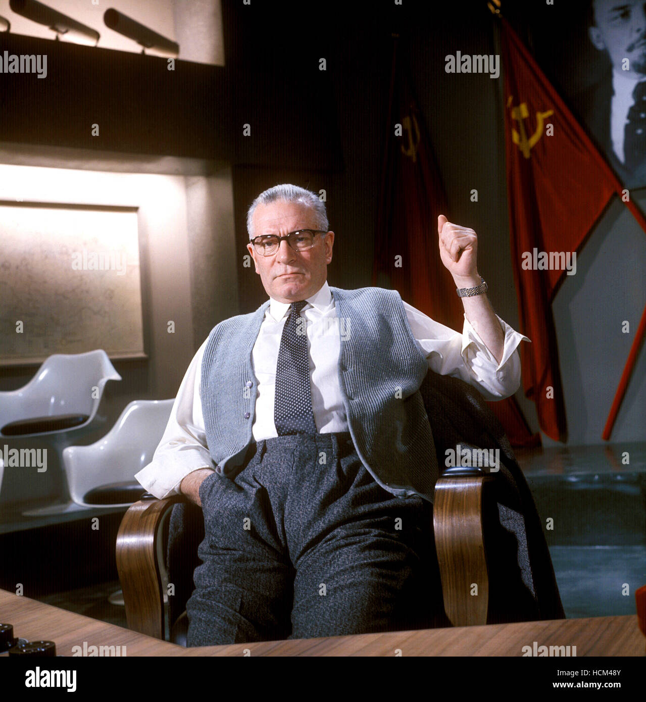 THE SHOES OF THE FISHERMAN, Laurence Olivier, 1968 Stock Photo - Alamy
