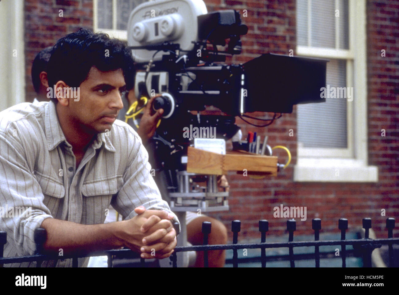 THE SIXTH SENSE, Director M. Night Shyamalan on set, 1999. (c) Buena ...