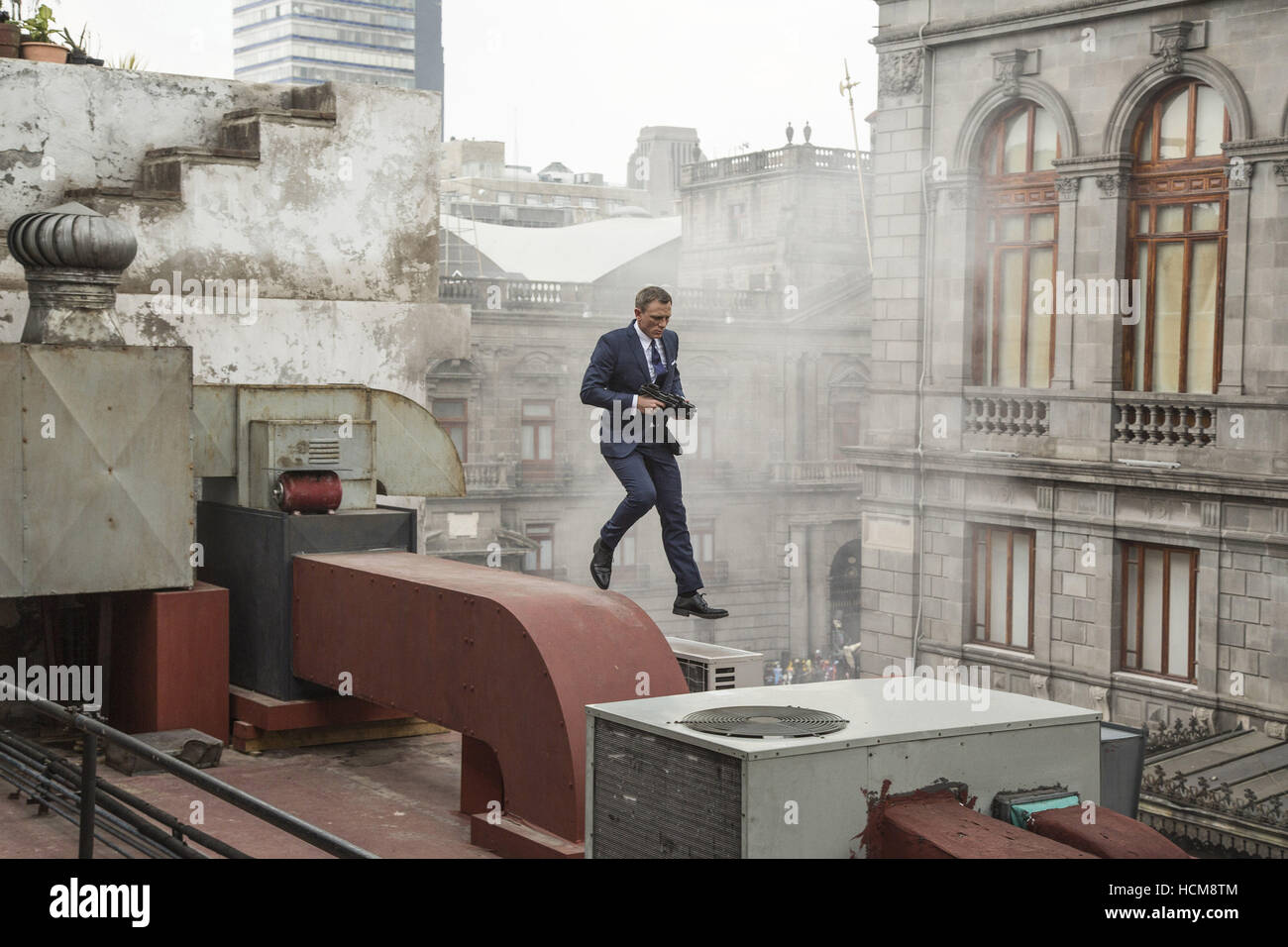 SPECTRE, Daniel Craig, Mexico City, Mexico, 2015. ph: Jonathan Olley ...