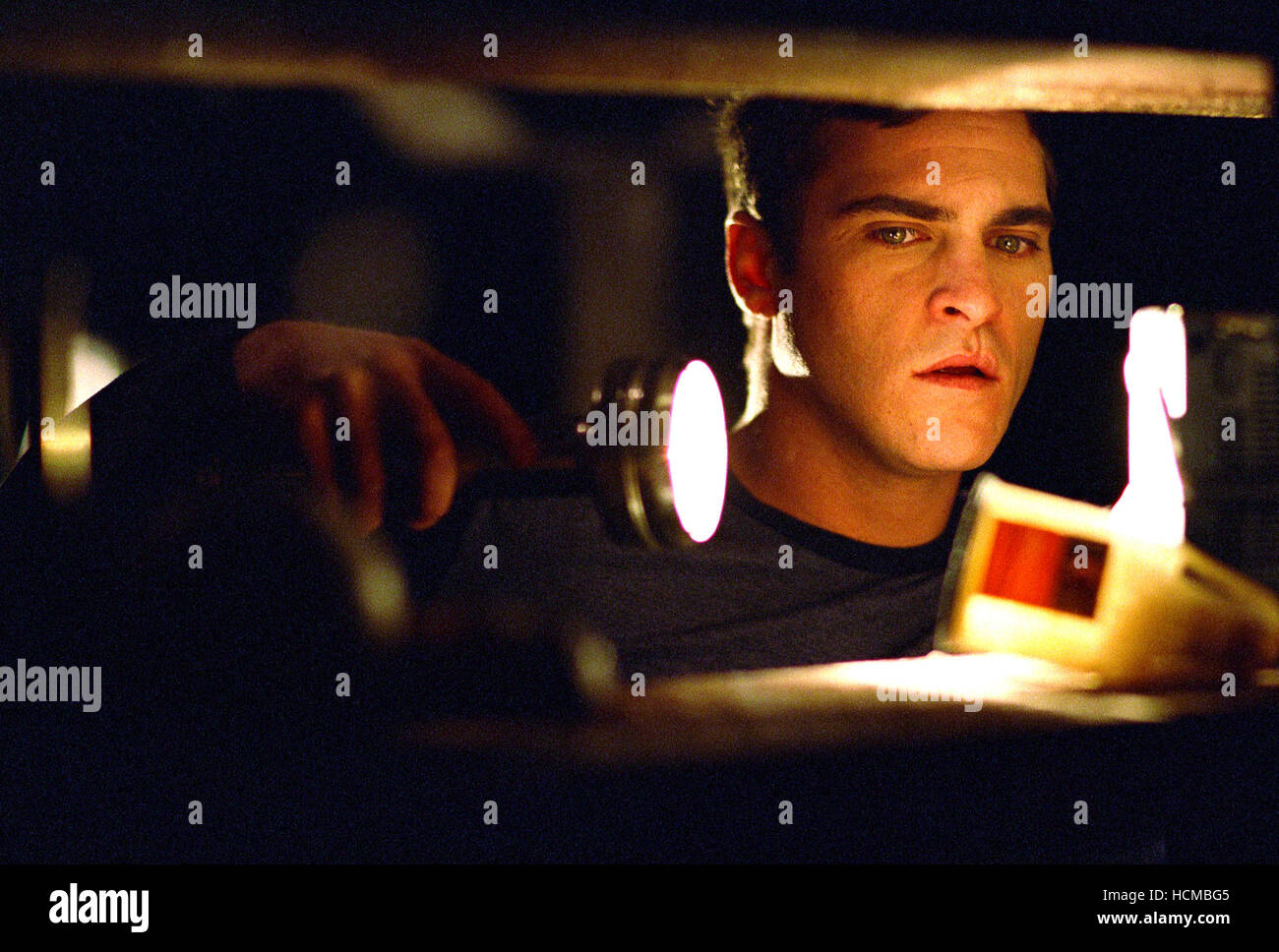 SIGNS, Joaquin Phoenix, 2002, (c) Walt Disney/courtesy Everett ...