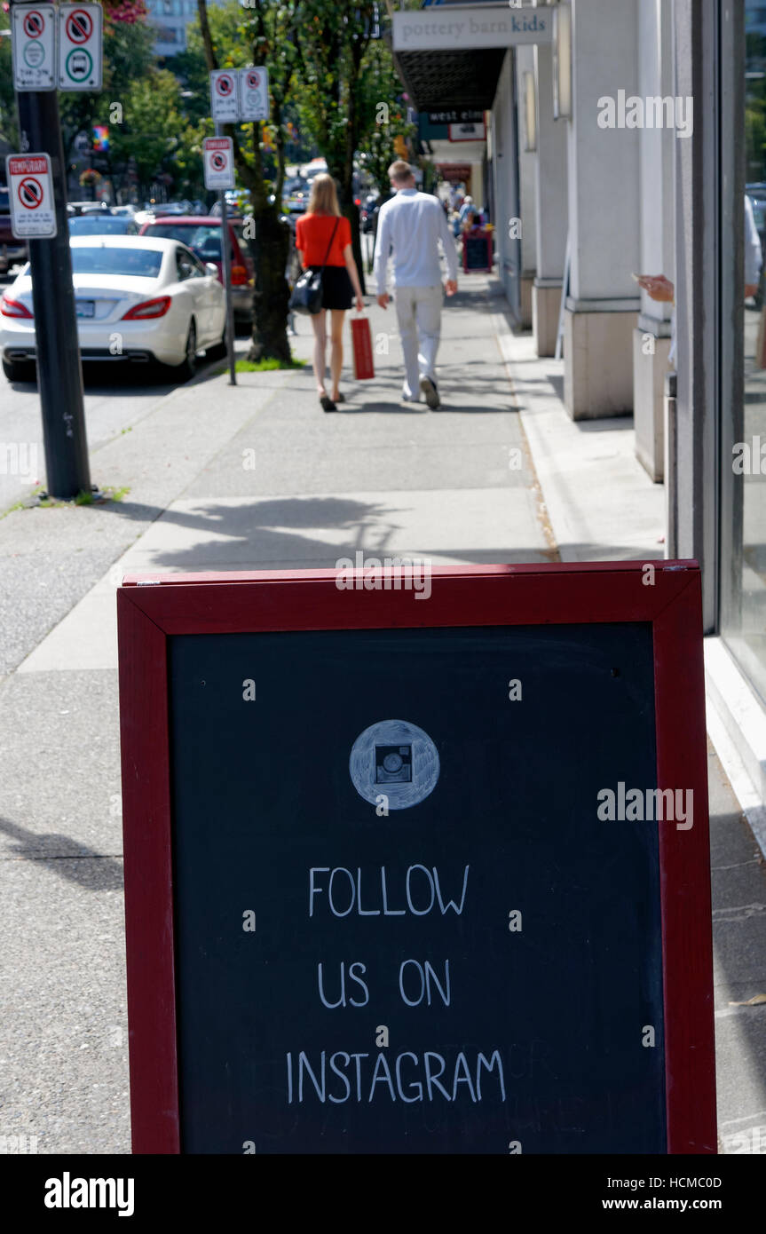 Follow on instagram hi-res stock photography and images - Alamy