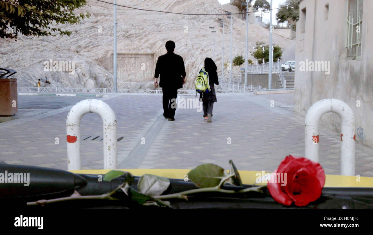 TAXI TEHRAN (aka TAXI), left: Jafar Panahi, 2015. ©Kino International ...