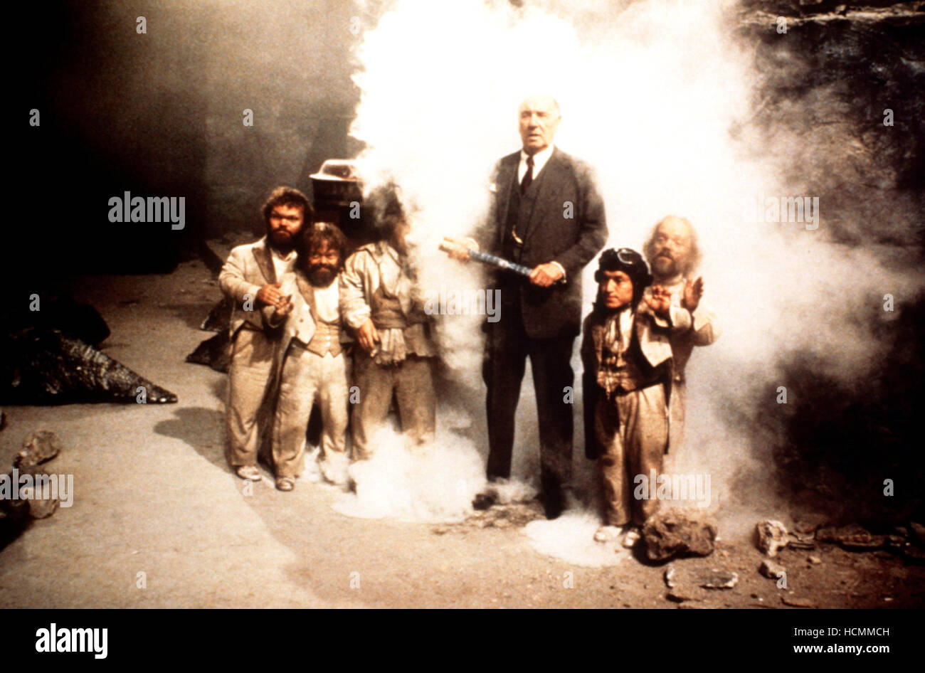 TIME BANDITS, Sir Ralph Richardson (third from right), David Rappaport ...