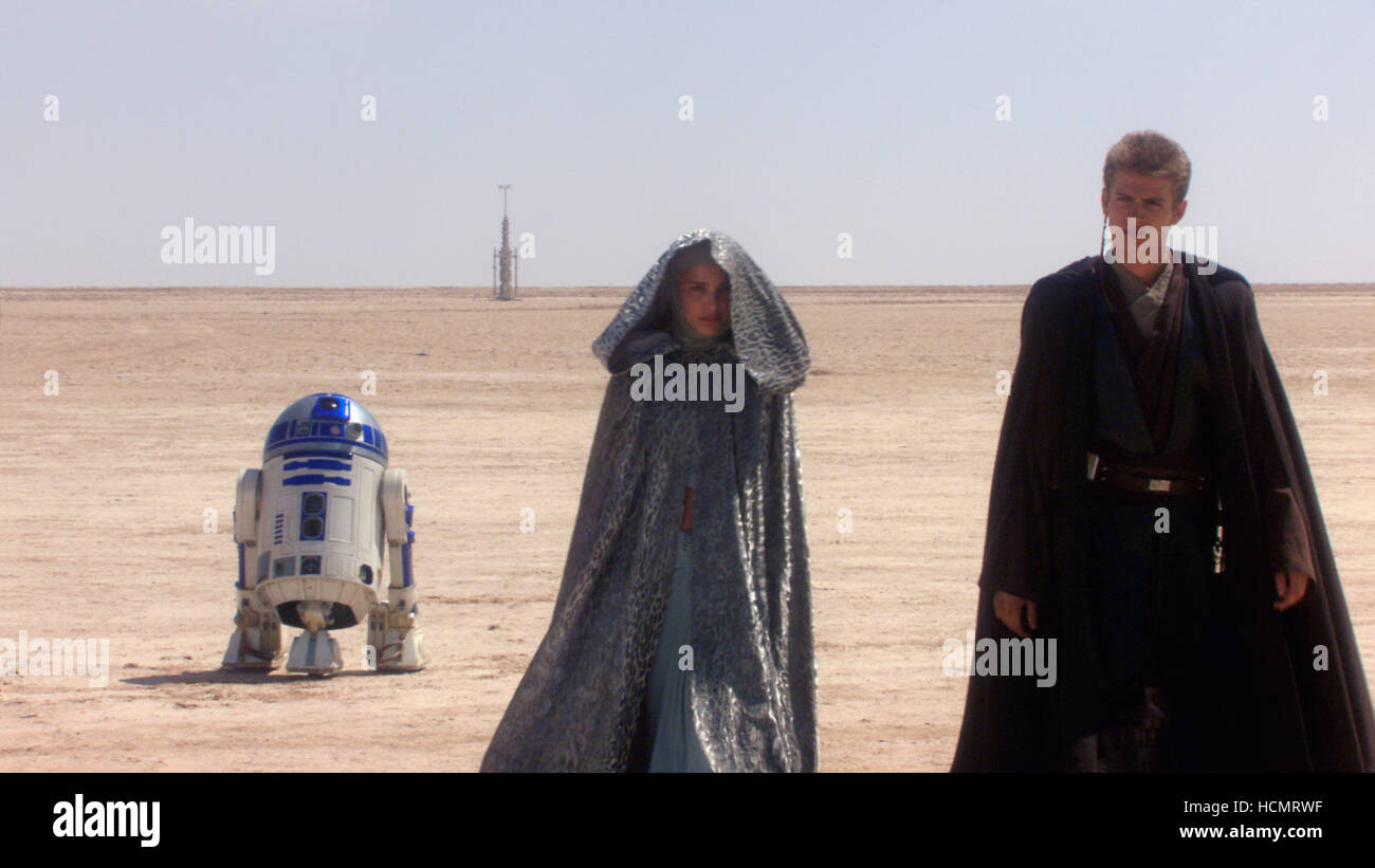 STAR WARS: EPISODE II-ATTACK OF THE CLONES, from left: R2D2, Natalie ...