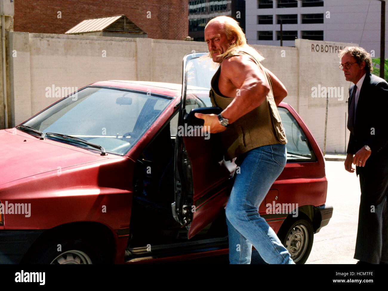 SUBURBAN COMMANDO, from left: Hulk Hogan, Christopher Lloyd, 1991 ...