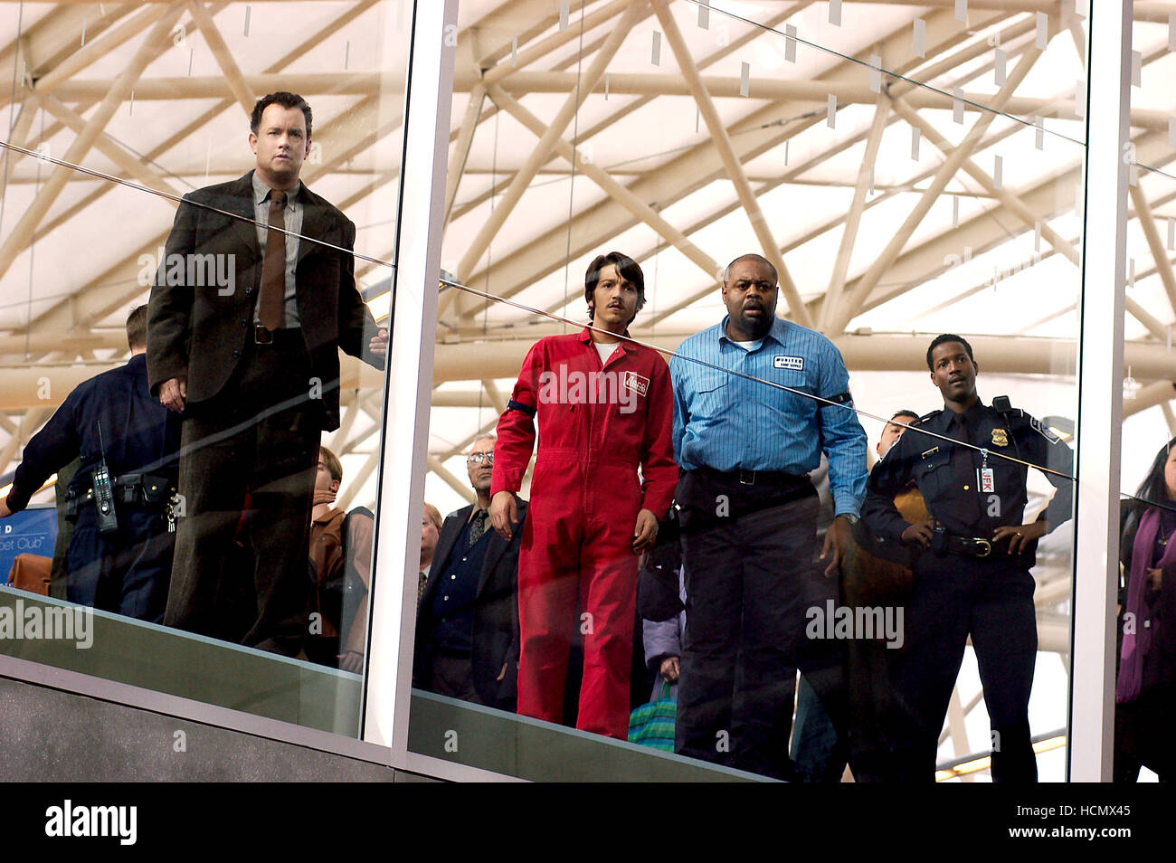 THE TERMINAL, Tom Hanks, Diego Luna, Chi McBride, Corey Reynolds, 2004 ...