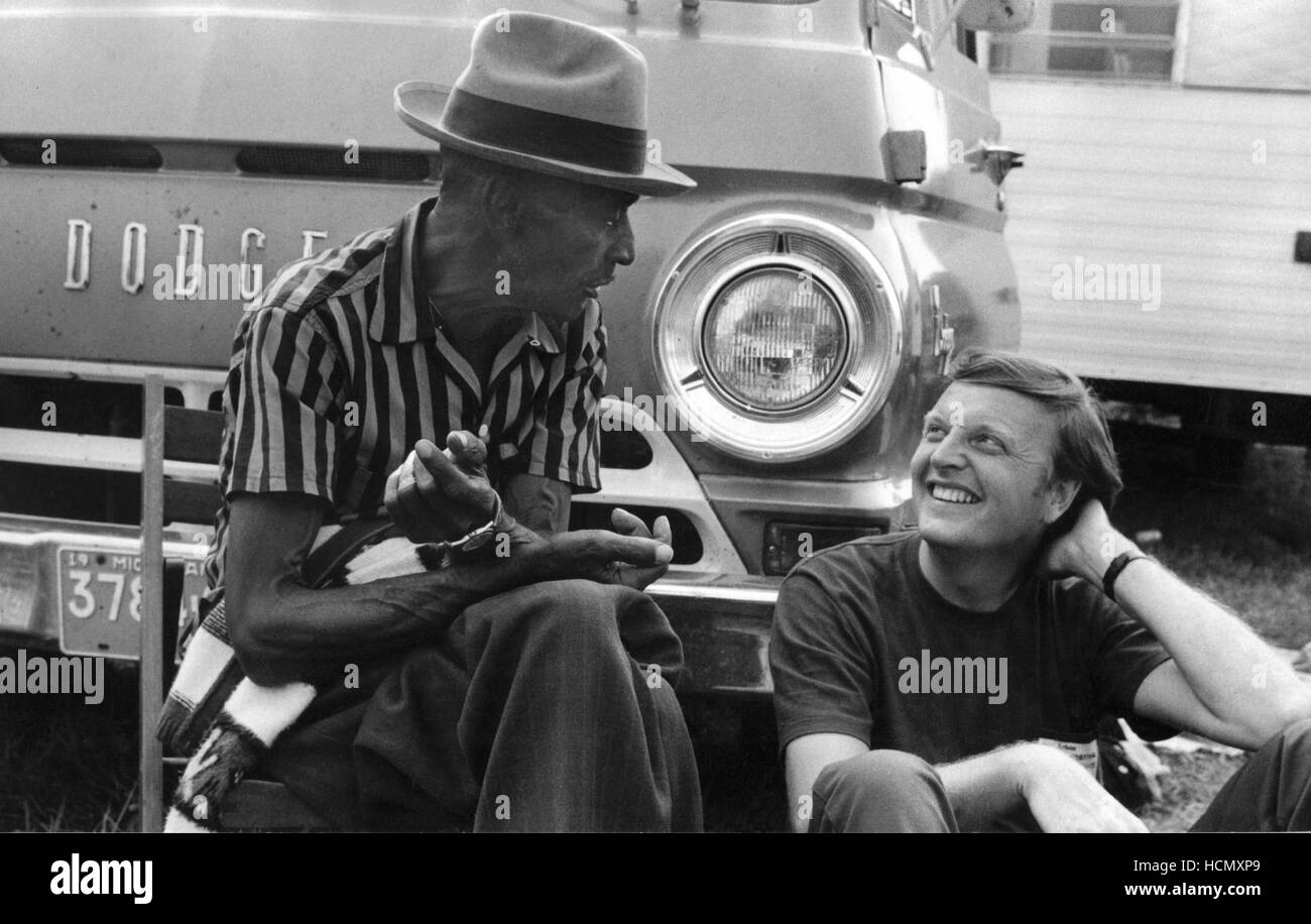 THIS AIN'T NO MOUSE MUSIC, from left: Mance Lipscomb, Chris Strachwitz ...