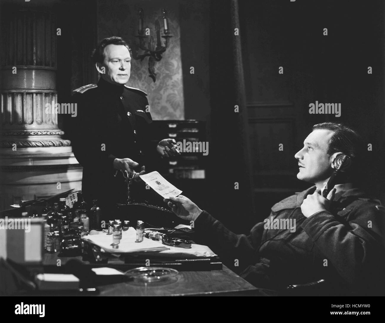 THE THIRD MAN, from left: Alexis Chesnakov, Trevor Howard, 1949 Stock ...