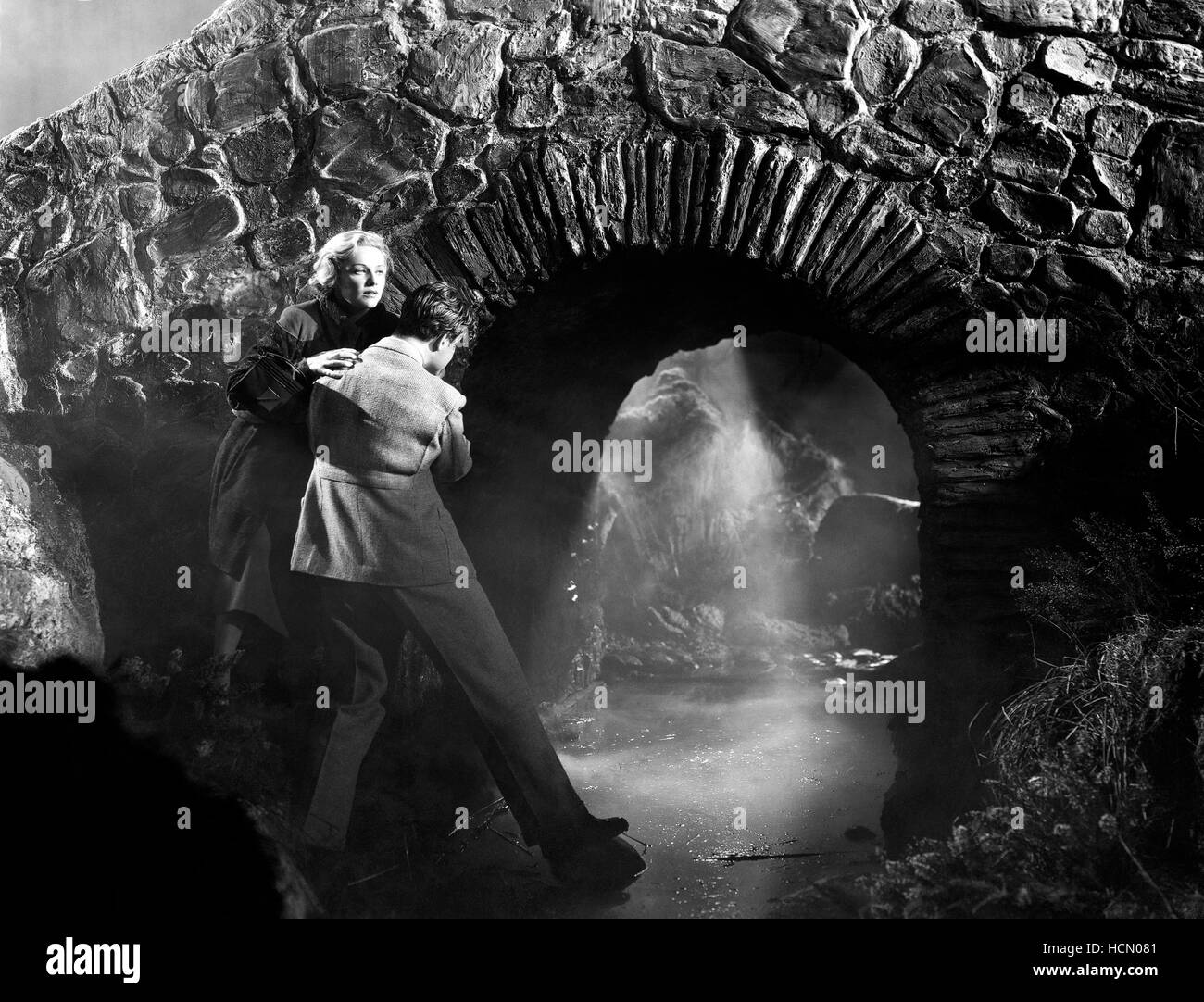 THE 39 STEPS, from left: Madeleine Carroll, Robert Donat, 1935 Stock Photo - Alamy