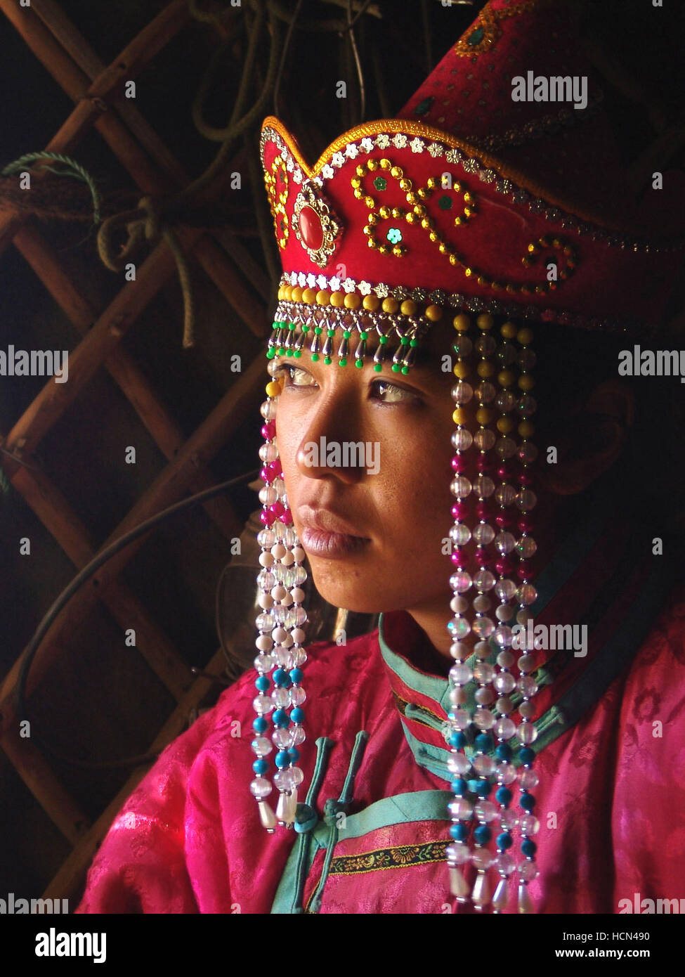 TUYA'S MARRIAGE, (aka TUYA DE HUN SHI), Nan Yu, 2006. ©Music Box Films ...