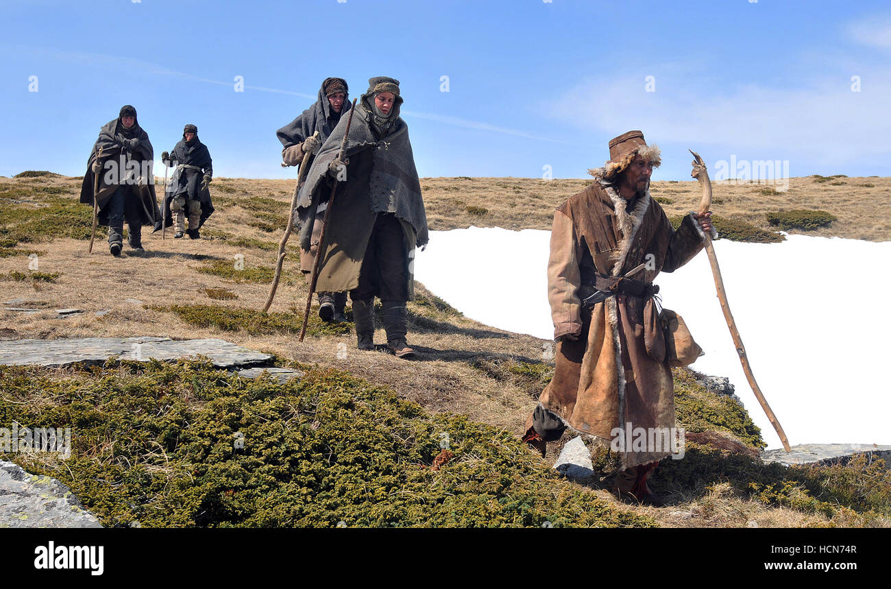 THE WAY BACK, Ed Harris (center left), Jim Sturgess (right of center ...