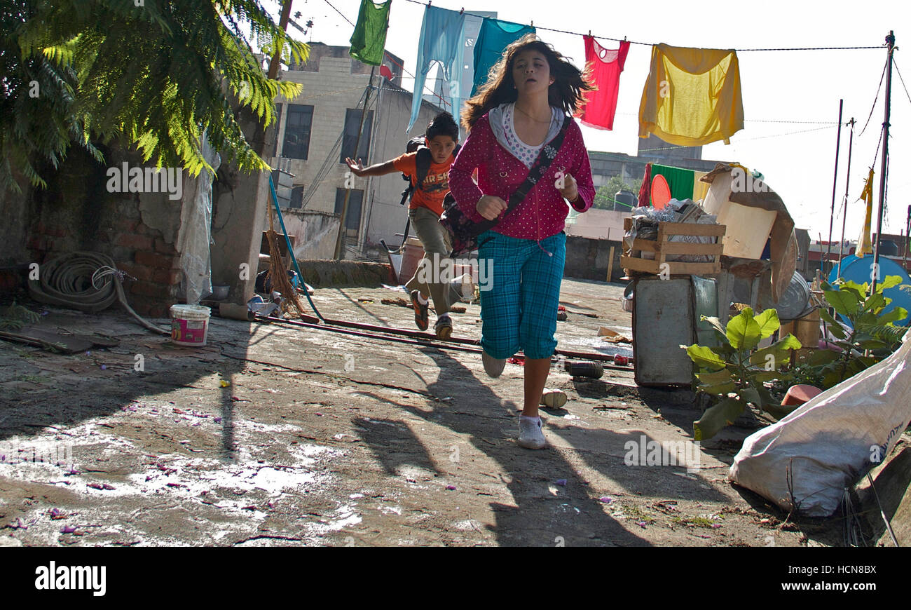 SUGAR KISSES, (aka BESOS DE AZUCAR), from left: Cesar Kancino, Daniela ...