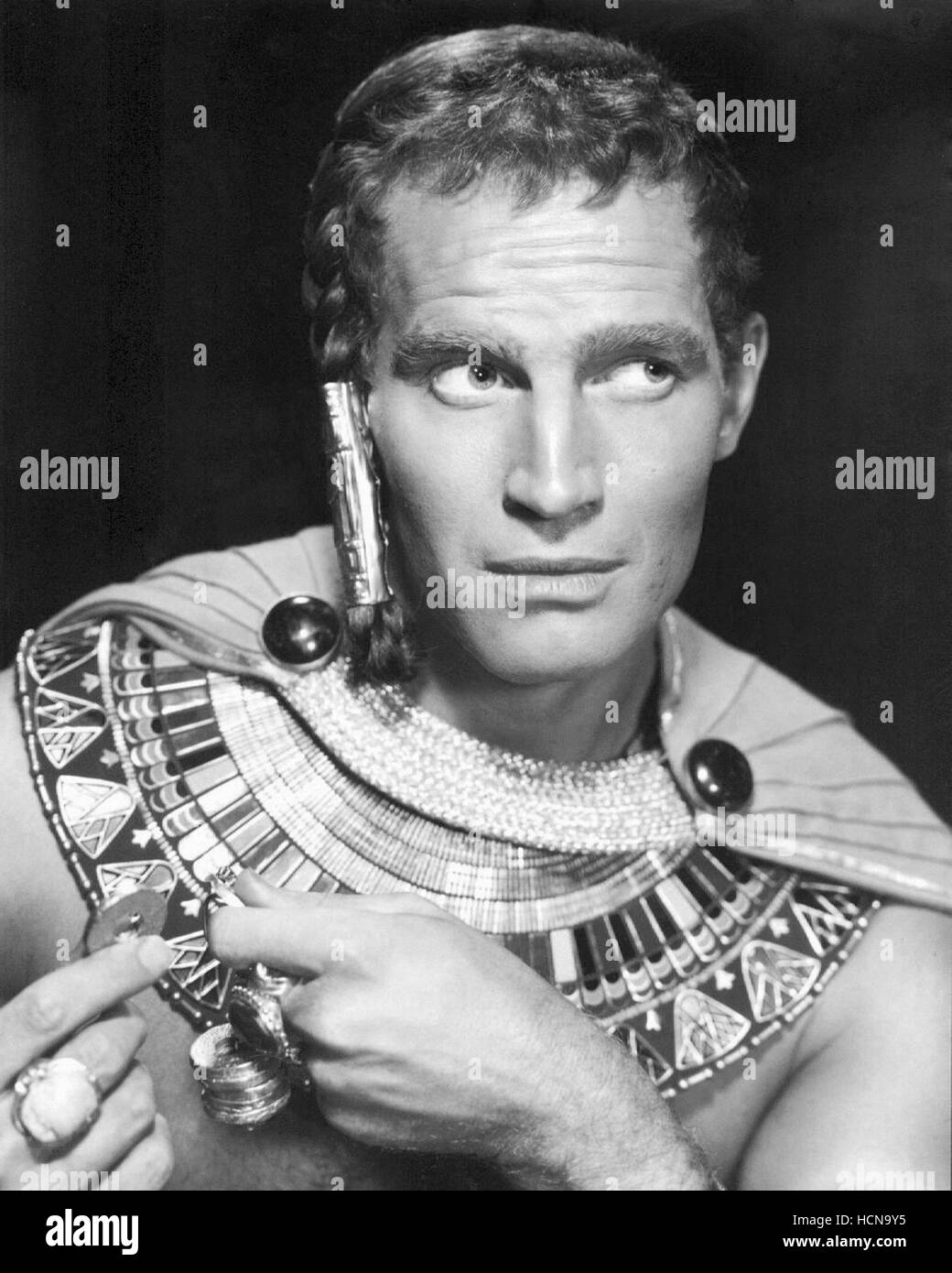 THE TEN COMMANDMENTS, Charlton Heston as Moses, 1956 Stock Photo - Alamy